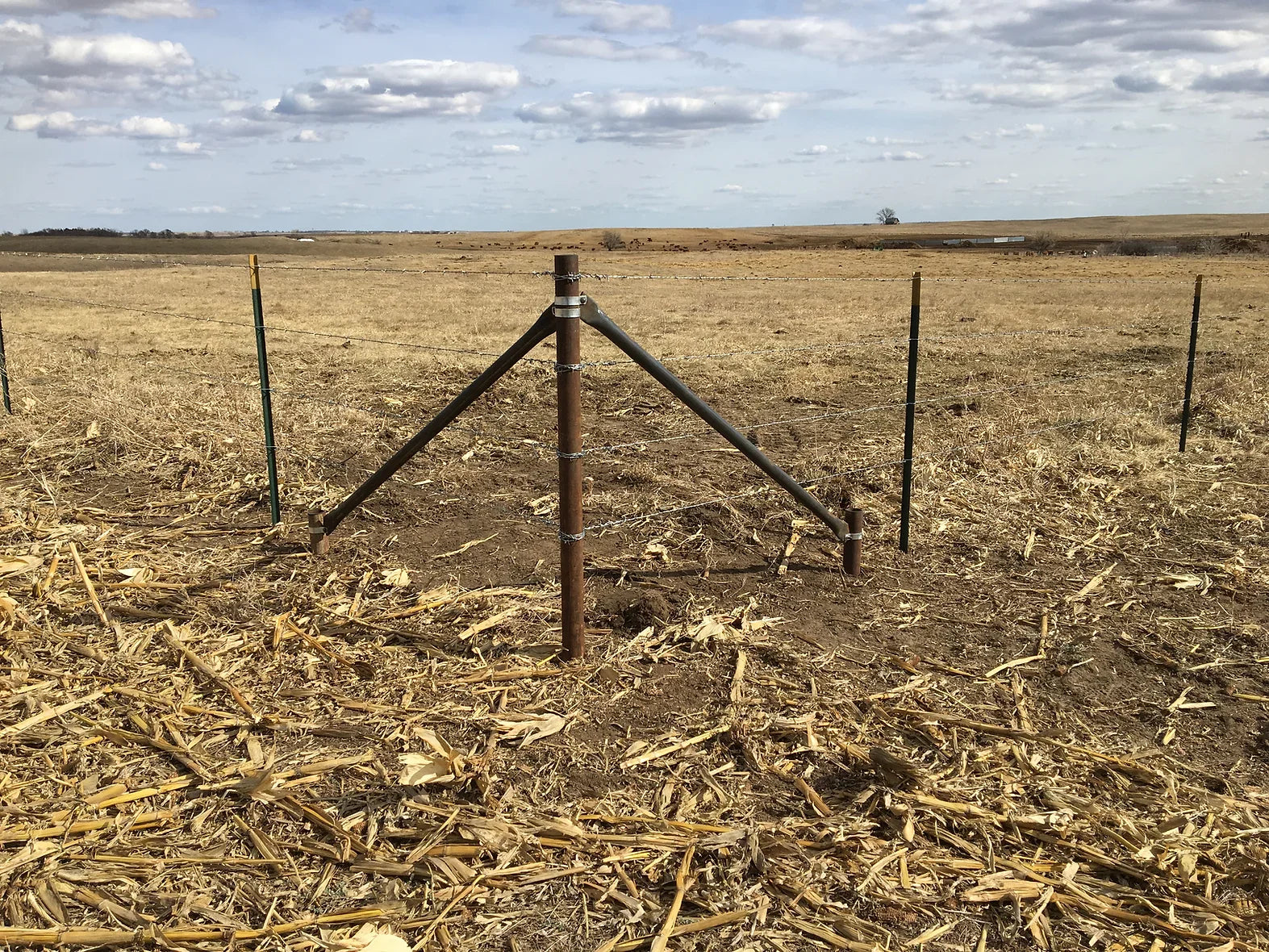 Pipe Posts – Maddock Ranch Supply